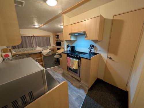 Shore&meadow Holiday Lets - Luxury 8 Berth Caravan At Regent Bay - Lancashire
