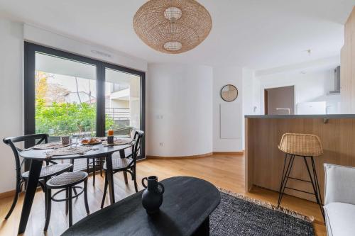 Appartement Lumineux Avec Terrasse Courbevoie - 4p - Courbevoie