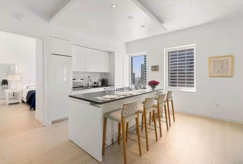 Manhattan Exclusive Apartment Midtown Nyc Luxury Penthouse Sleeps 8 - Theater District - Manhattan