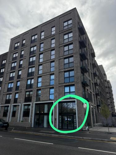 Luxury 3 Bedroom Apartment With Balcony Near Mediacity - Salford