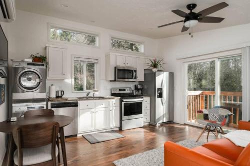 #Stayinmydistrict Raleigh Hills Serene Havens Nest - Hayden Island - Portland