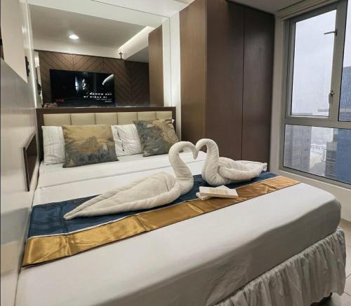 Cedric's Place, Casa Mira Towers Guadalupe T1 - Cebu