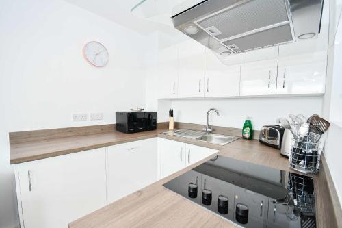 Modern 1 Bed Apartment With Views In Manchester - Salford