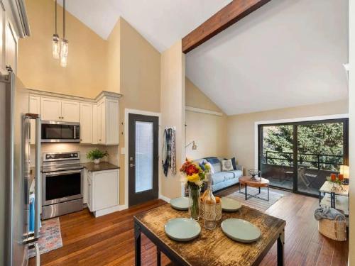 Modern 2br Jackson Condo - Jackson, WY