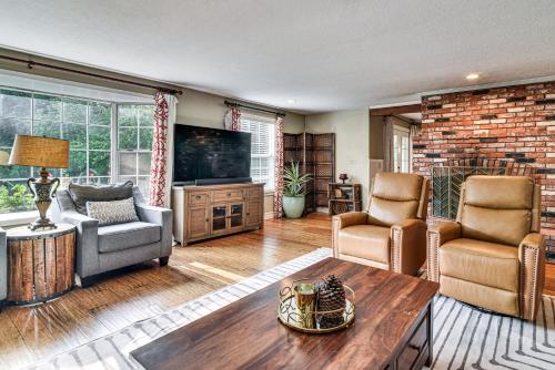 Close To Intel/nike: Large Family Home W/ Hot Tub - Tigard, OR