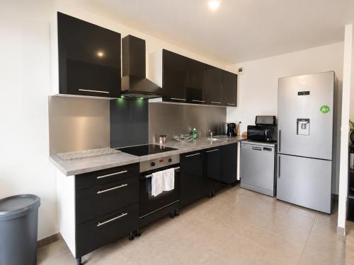 Saint Denis Appartement 2 Chambres Avec Parking - Saint-Denis, France
