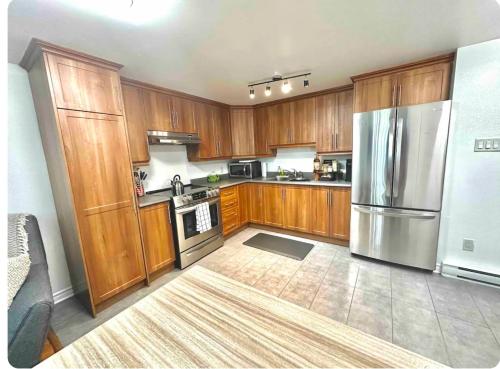 The Extravagant Minimalist - Ottawa