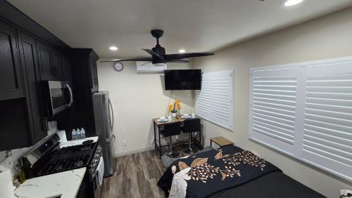 Cozy Tiny Home For 2 People Studio Type - Cypress, CA