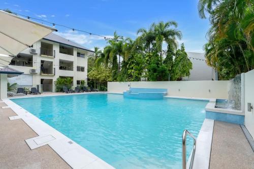 Laidback Resort Living At Central Plaza Poolside - Port Douglas