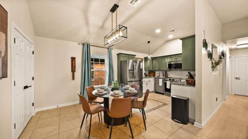 Luxury 3br Okc Retreat W Patio & Gaming - Edmond, OK