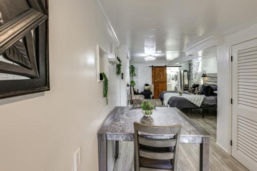 Walk To Dining & Parks! Baltimore Home W/ Yard - Baltimore, MD