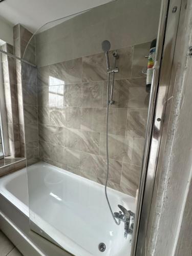 Hyde Park Corner Family House - London, UK
