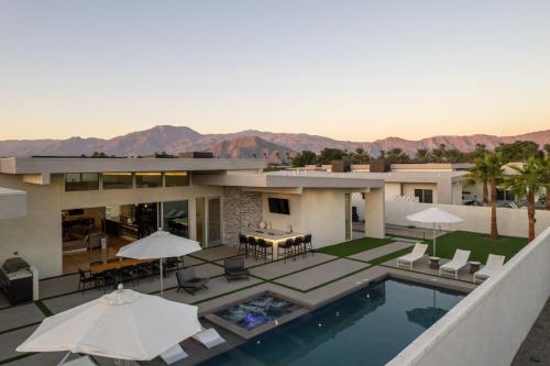 Neon @ Elemento49 - Pool Spa - Sleeps 16 - Indio, CA