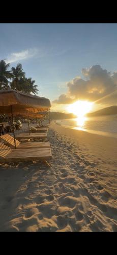Bungalow Garden At Zhayas Beach & Cottages - El Nido