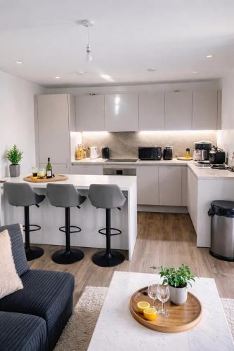 Luxury Apartment With Balcony, Ensuite & Free Parking - Southampton, UK