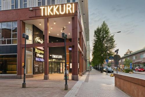 Large Private Room With Glass Balcony " Shared Apartment" In Tikkurila Near Helsinki Airport & 24 Ho - Helsinki