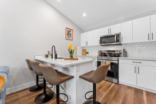 Modern 2br, U Of A, Whyte Ave, Rogers Place, Ac, Garage Parking - Alberta