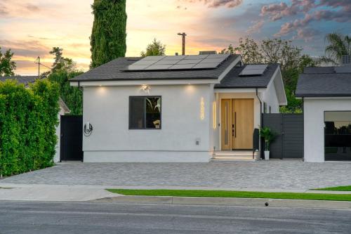Modern 2 Br, 2ba, Ev Charger, 2 King Beds, Fire Pit, Bbq, Near Universal - Porter Ranch - Los Angeles