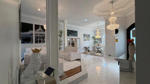 Home In Atlantafifa World Cup Bedroom And 4bath - Union City, GA