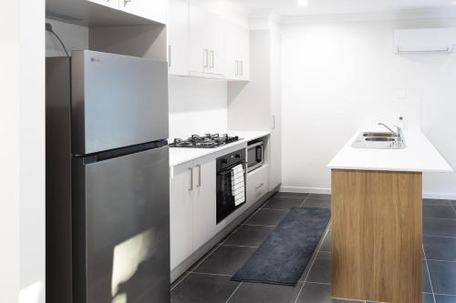 4br Home With Outdoor Dining, Bbq & Movie Room - Armidale