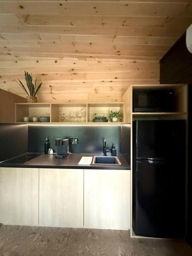 Maple: Modern Family Tiny Home Pod With Forest Views Near Quakertown, Pennsylvania - Nockamixon State Park, Quakertown