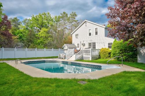 Noco Village Retreat- Private Pool - 4br Sleeps 8 - North Conway, NH
