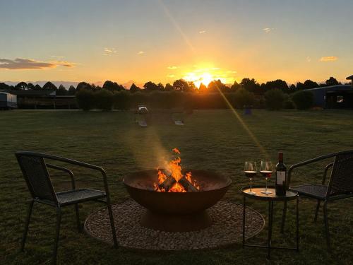 Sunset Farm Cabin Retreat - Ballarat