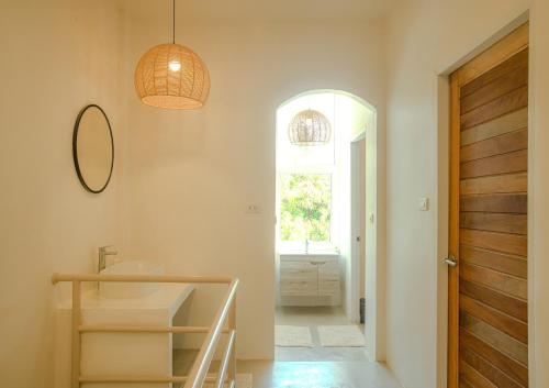 Hi Sea Hostel - Boutique Style In Center, 15 Min Walk From Pier - Ko Pha-ngan