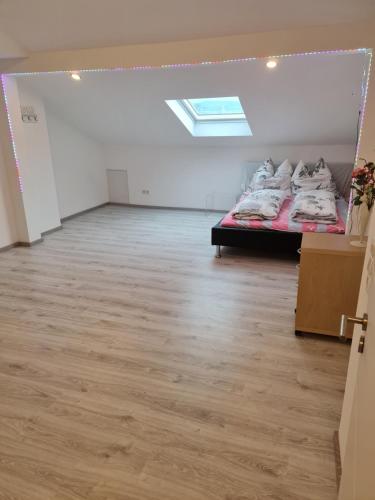 Cityroom Im 4 Og Und Seperates Badezimmer Im Ug Keller 1,80 Cm Bis 3 Personen Neuwied Zentrum Stadtm - Neuwied