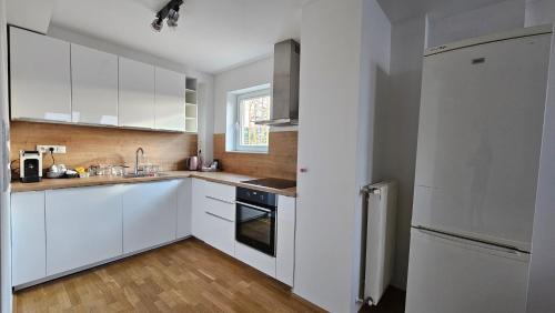 Wine Smichov Apartment - Praga