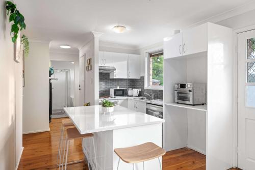 Bright & Comfy Double Room - Cozy And Well-connected - Shared Bathroom And Amenities - Blacktown