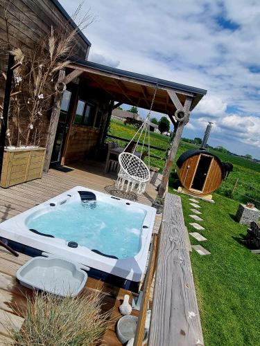 Tiny Housse Serenity Avec Jacuzzi ,Piscine Et Sauna - Luik