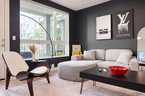 Comfortable Home With Pool & Gym 10 Min To Disneyland - Costa Mesa, CA