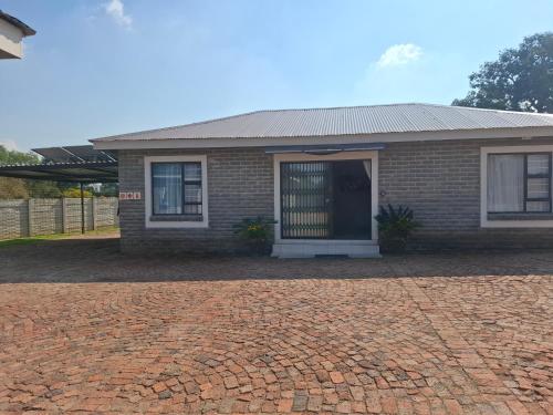 Ce Guesthouse - Vanderbijlpark