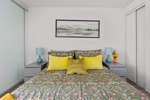 Sunshiny 1 Bedroom Condo With Balcony In The Heart Of Toronto Dt - Toronto, ON