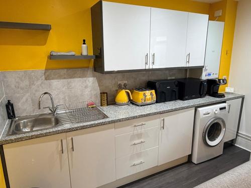 Canterbury High St 1 Bedroom Apartment Sleeps 5 - Canterbury