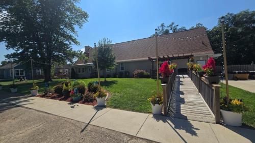 Medley Manor - Illinois
