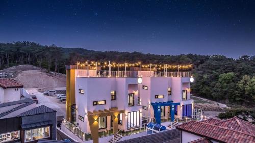 Gyeonju Coo N Eye Kids Poolvilla - Gyeongju-si