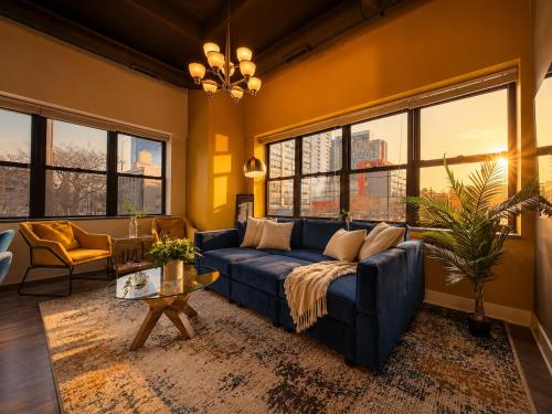 Mccormick Place 2br Spacious Corner Unit With Optional Parking Sleeps 6 Guests Near Soldier Field An - Museum Campus - Chicago