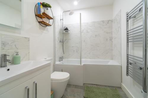 Cozy Urban 2br With Courtyard - Gloucester