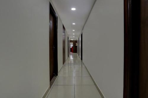 Hotel O The Paradise Inn - Delhi
