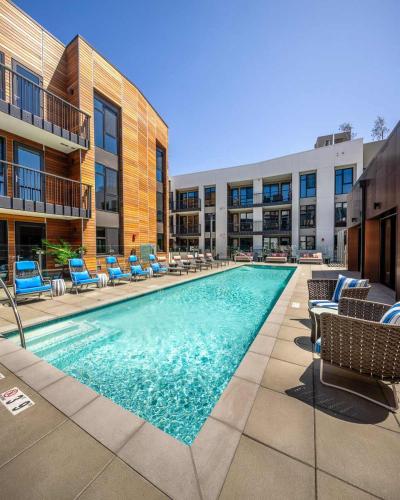 Outstanding Modern Apartment With Swimming Pool - Santa Monica, CA