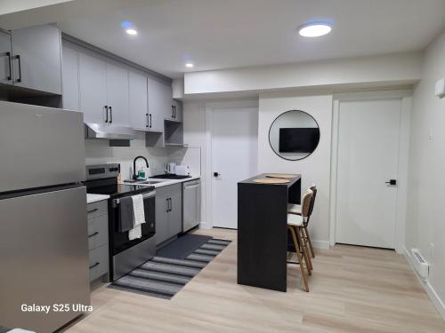 Executive Luxury Suite Unit B - Regina