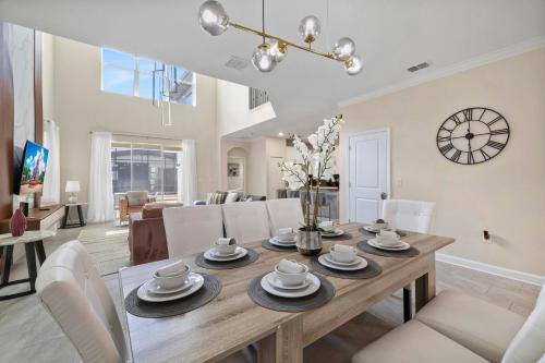 4164 Magical 5br Storey Lake Home Near Disney - Kissimmee, FL