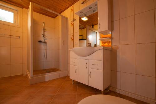 Bringatanya - Balatonkenese