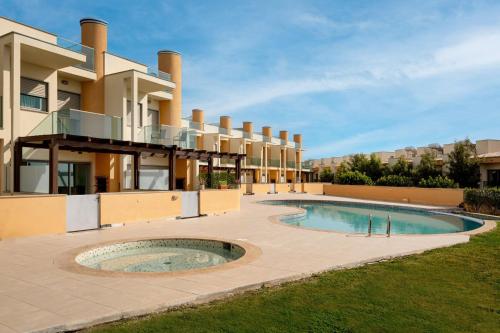 Albufeira Poolside Family Vila - Albufeira