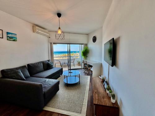 Sea View 1br With Pool Access - Larnaca