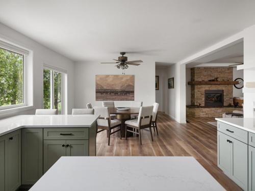 Mountain View Home On 2 Acres - Bozeman, MT