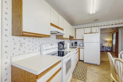 37534 Lighthouse Rd #202 - Fenwick Island, DE
