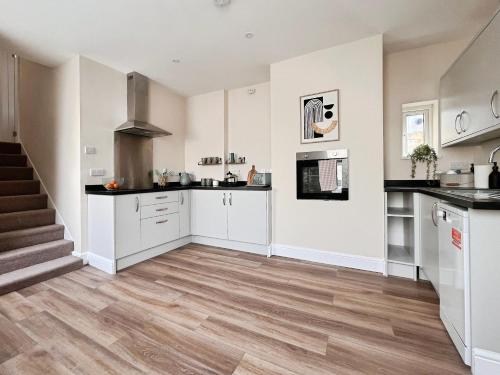 4br Home - Free Parking - Near Dockyard - Sleeps 8 - Plymouth